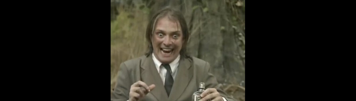 Photo : L'humoriste britannique Rik Mayall dans la sitcom Bottom (1991 ...