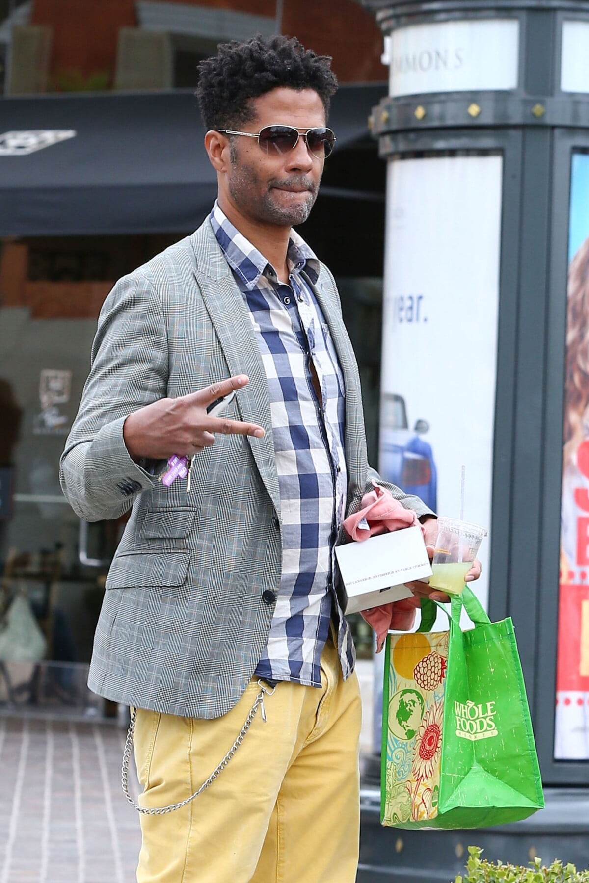Photo : Eric Benét dans les rues de Calabasas, Los Angeles, le 26 mai ...