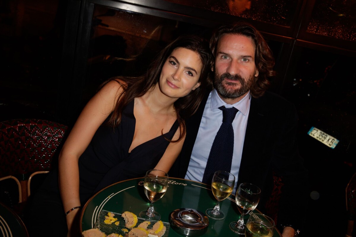 Photo : Lara Micheli et Frédéric Beigbeder au café de Flore le 7 novembre 2013. - Purepeople