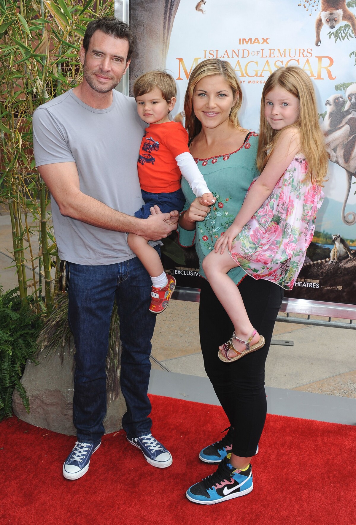 Photo : Scott Foley en famille le 29 mars 2014 à Los Angeles. - Purepeople