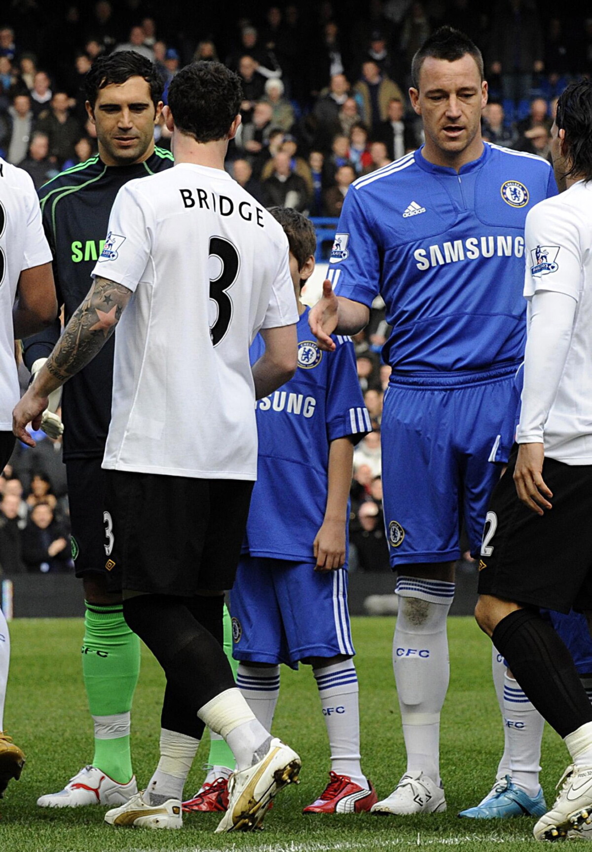 Photo : Wayne Bridge évite la poignée de main de John Terry, son ami ...