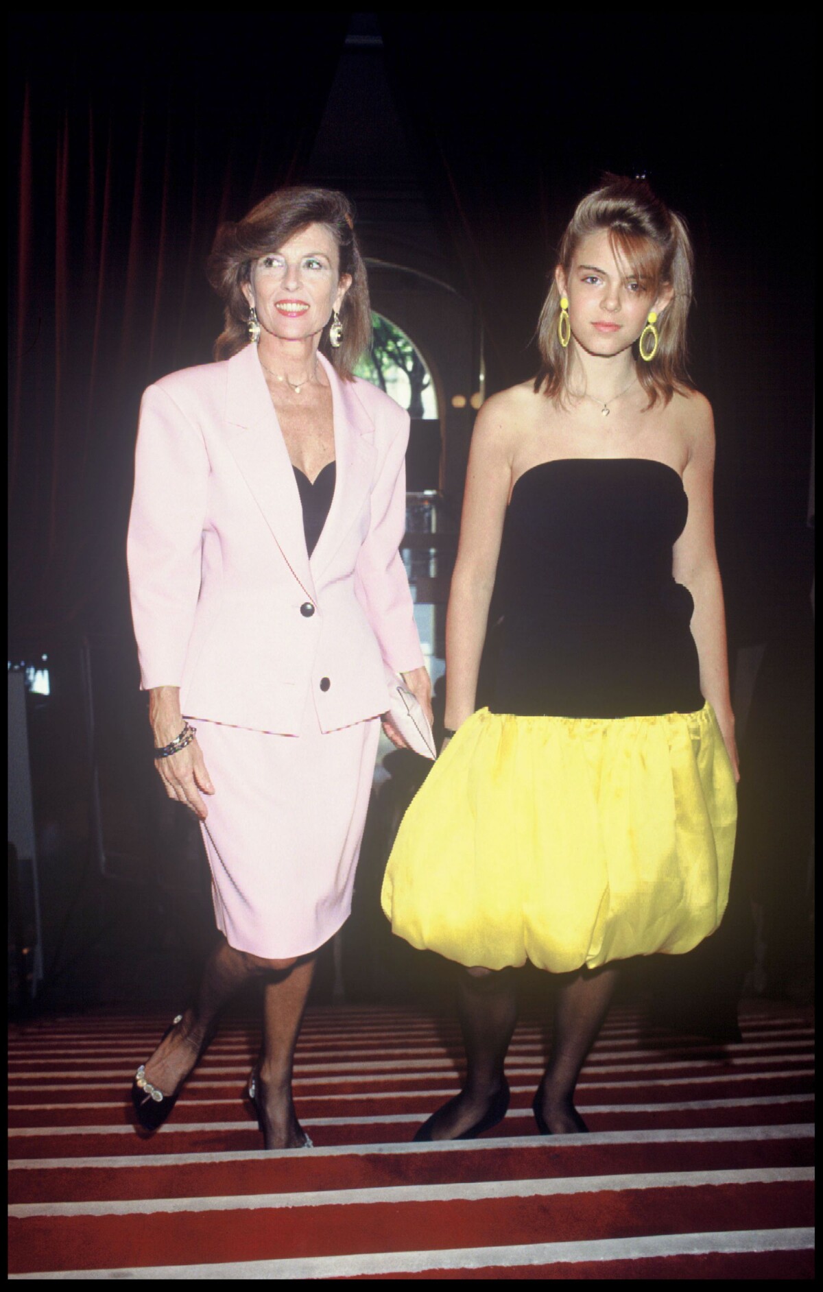 Photo : Nicole Courcel et Julie Andieu en 1987. - Purepeople