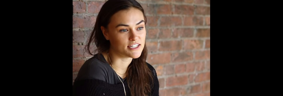 Vidéo : Myla Dalbesio évoque son passé de mannequin torturé par son ... Vidéo : Myla Dalbesio évoque son passé de mannequin torturé par son ...