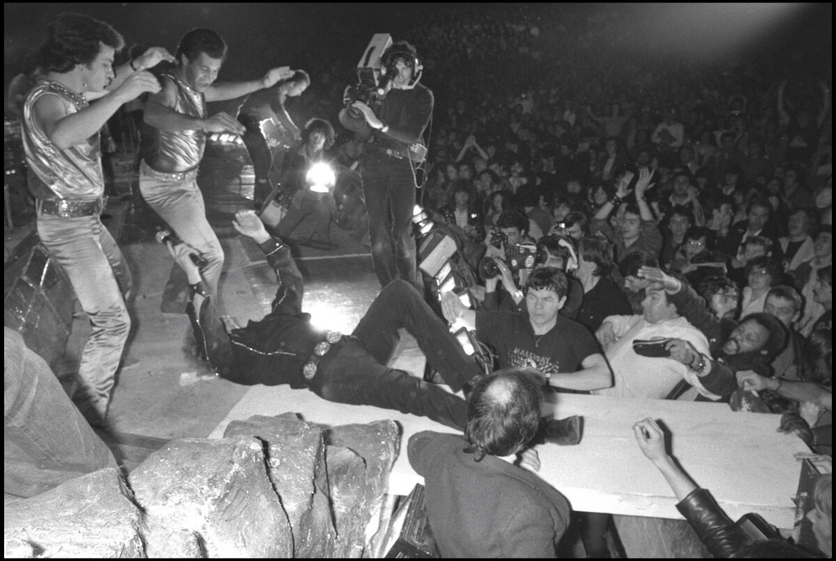 Photo : ARCHIVES - JOHNNY HALLYDAY SUR SCENE EN CONCERT AU PALAIS DES ...