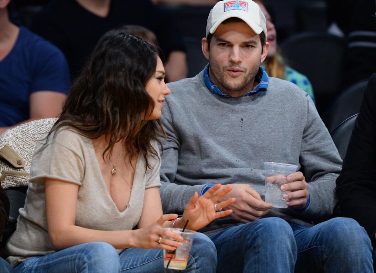 Photo Mila Kunis Et Son Fiancé Ashton Kutcher à Los Angeles Le 19