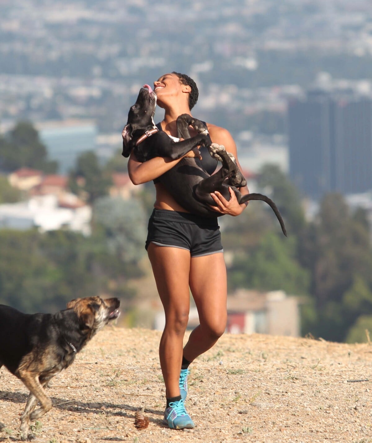 Photo : Montana Fishburne, la fille de Laurence Fishburne, joue avec ...