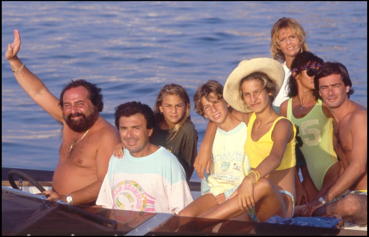 Photo : Richard Anthony en famille sur la Côte d'Azur en 1986. - Purepeople