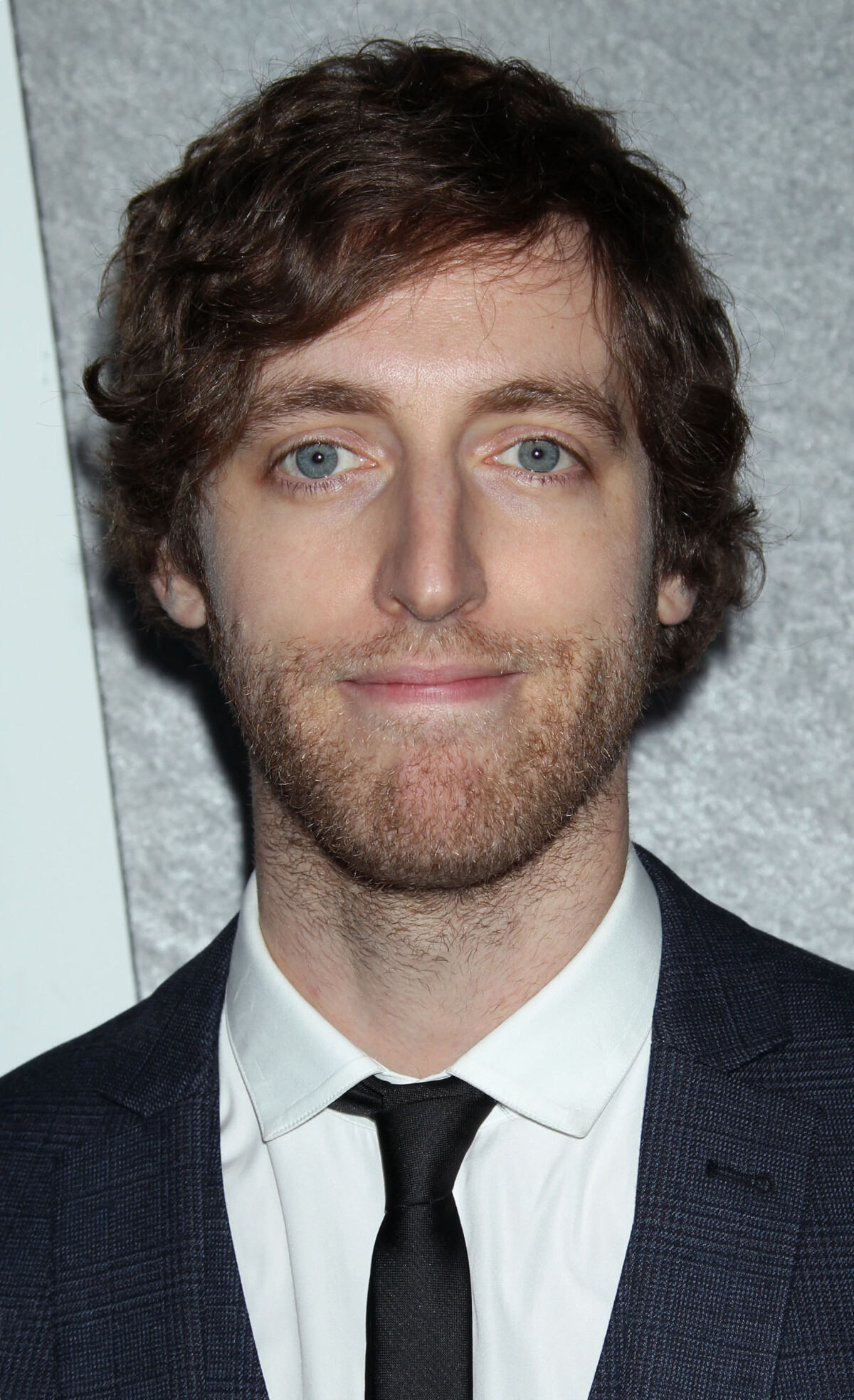 Photo : Thomas Middleditch à la première de Silicon Valley, Los Angeles, le 3 avril 2014 ...