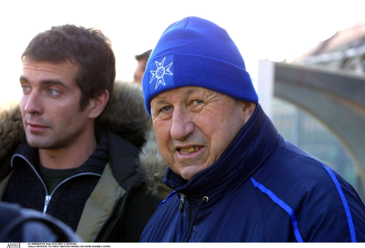Photo : Guy Roux lors d'un match OM-Auxerre en janvier 2002 - Purepeople