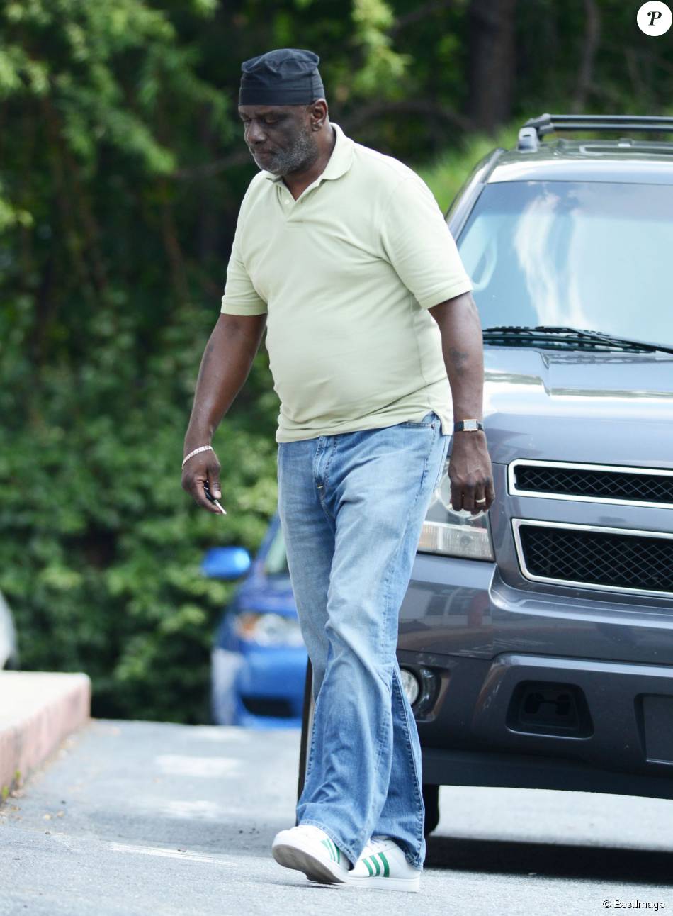 Exclusif - Gary Houston se rend au Fulton County Medical Examiner's ...