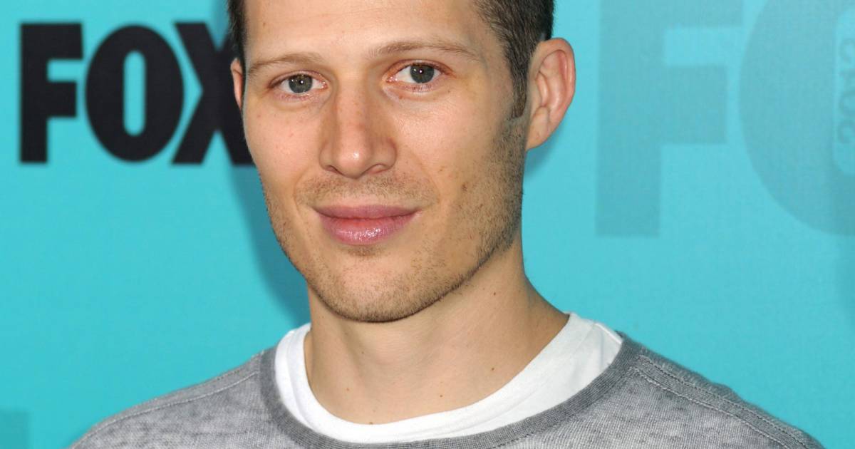 Zach Gilford à la soirée FOX Network UpFront 2012 Presentation, à New ...