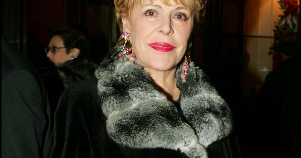 Sylvie Joly à Paris en 2004 - Purepeople