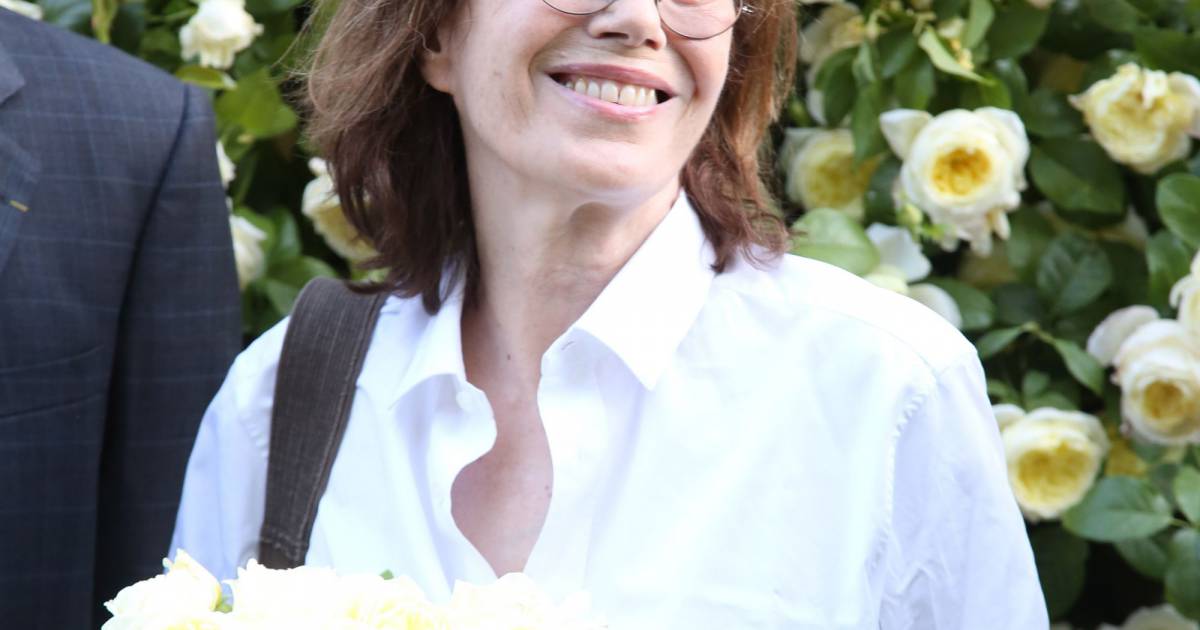 Jane Birkin a désormais une rose à son nom, le Rosier Jane Birkin ...