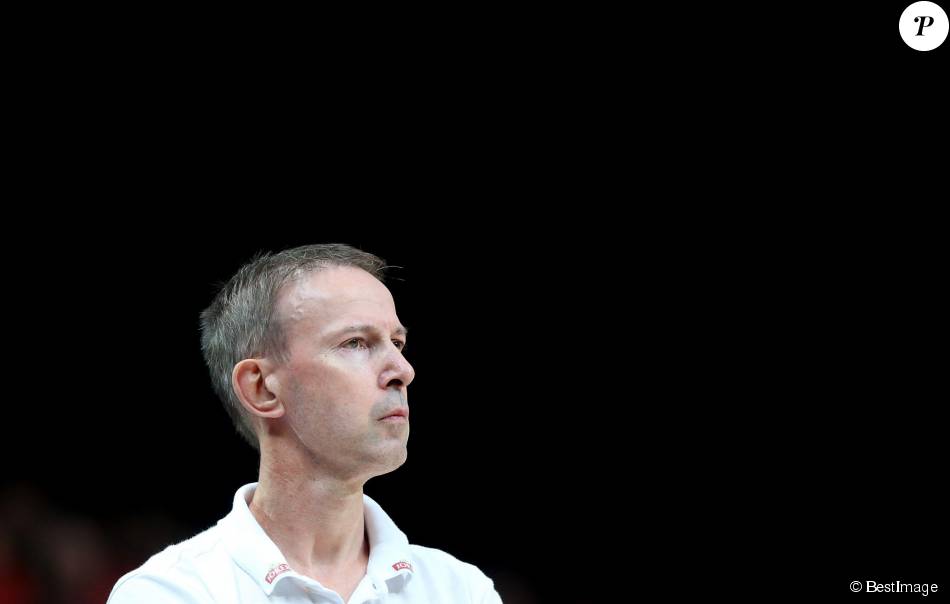 Vincent Collet lors de la défaite de l'équipe de France face à l ...