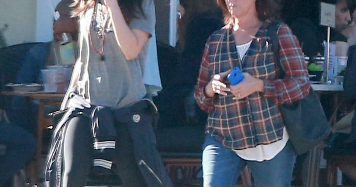 Exclusif - Megan Fox est allée déjeuner avec sa mère Gloria au Sweet ...