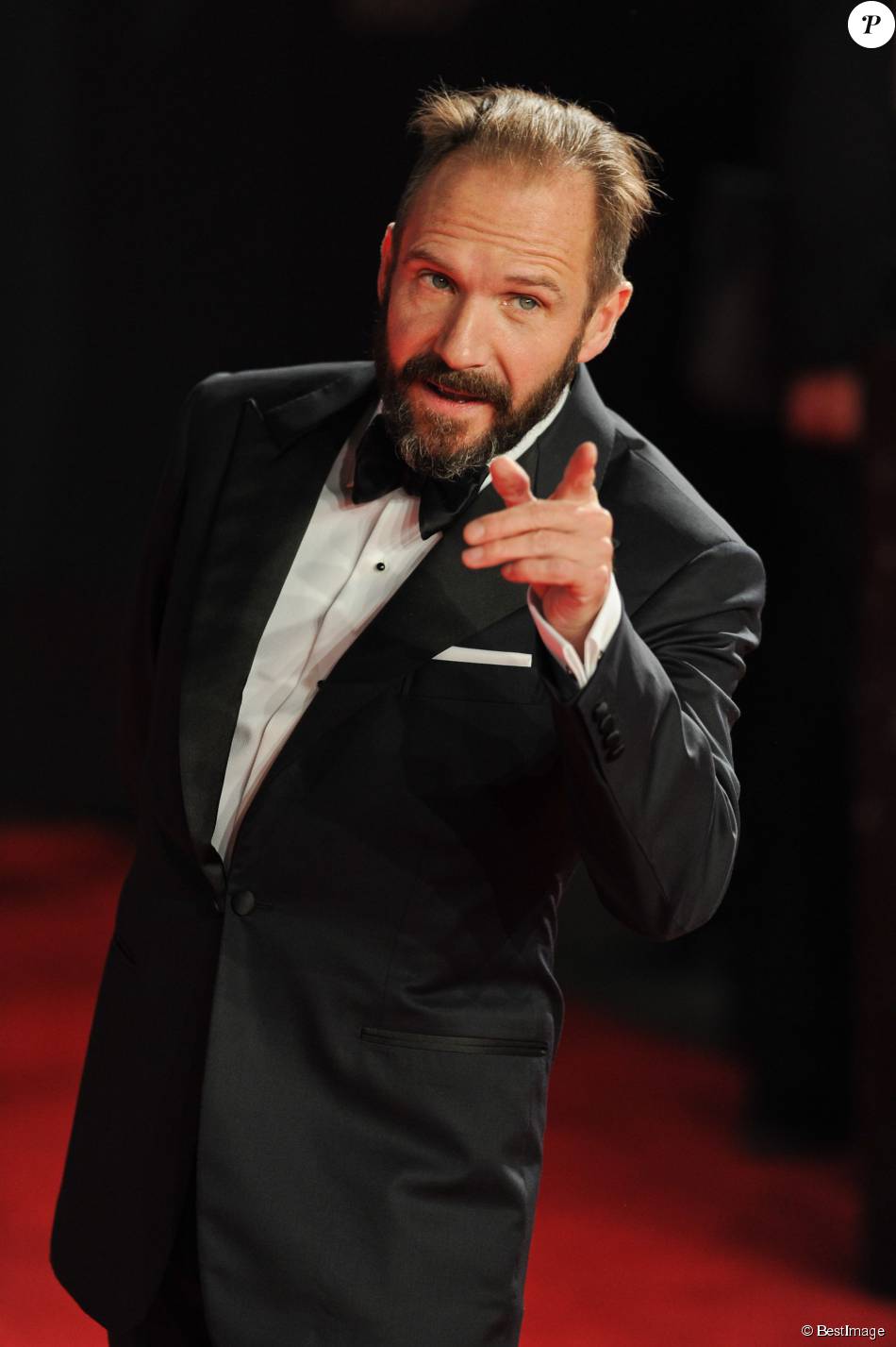 Ralph Fiennes à l'avant-première mondiale de James Bond Spectre au ...