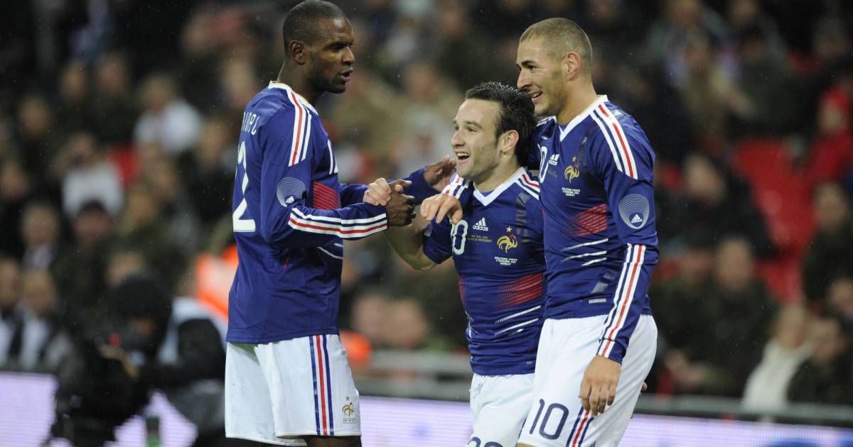 Mathieu Valbuena et Karim Benzema lors d'Angleterre - France en ...