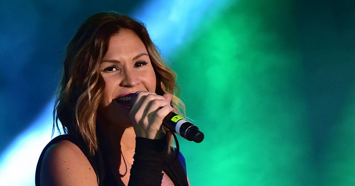La chanteuse Vitaa - Concert de l'opération Pièces Jaunes 2015 au Carré ...