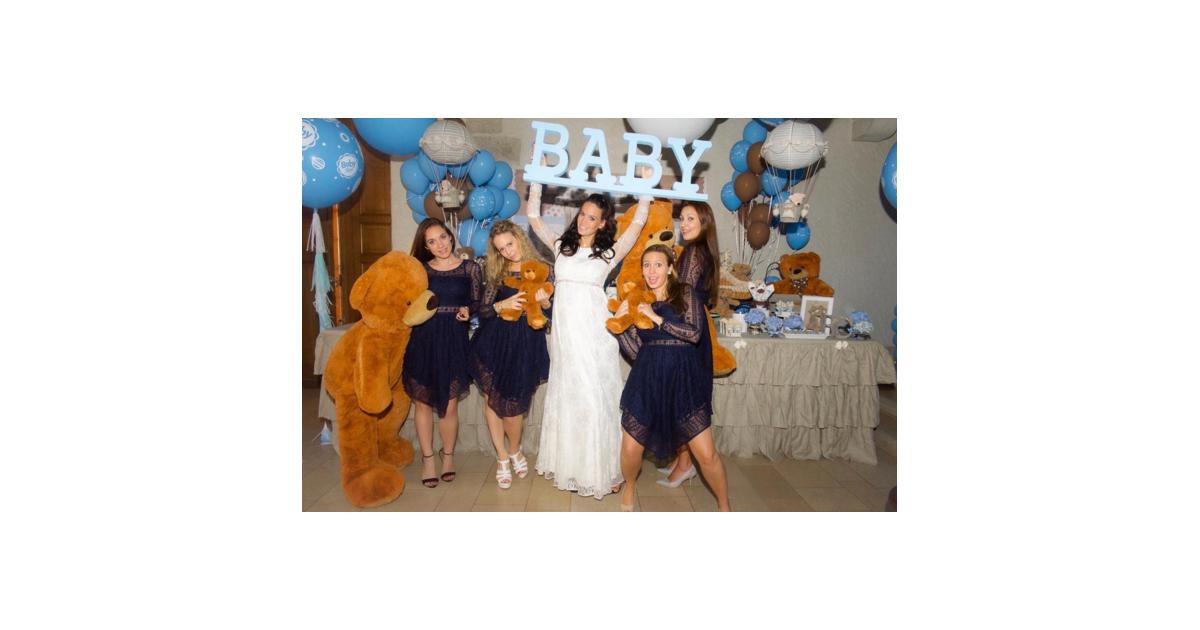Jade Foret enceinte de son premier garçon : Sa "baby shower" en robe de ...