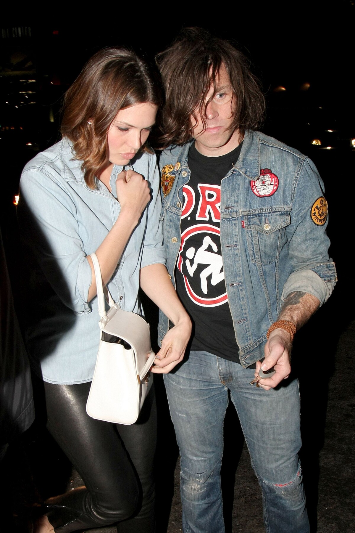 Photo : Mandy Moore et Ryan Adams signent des autographes à la sortie ...