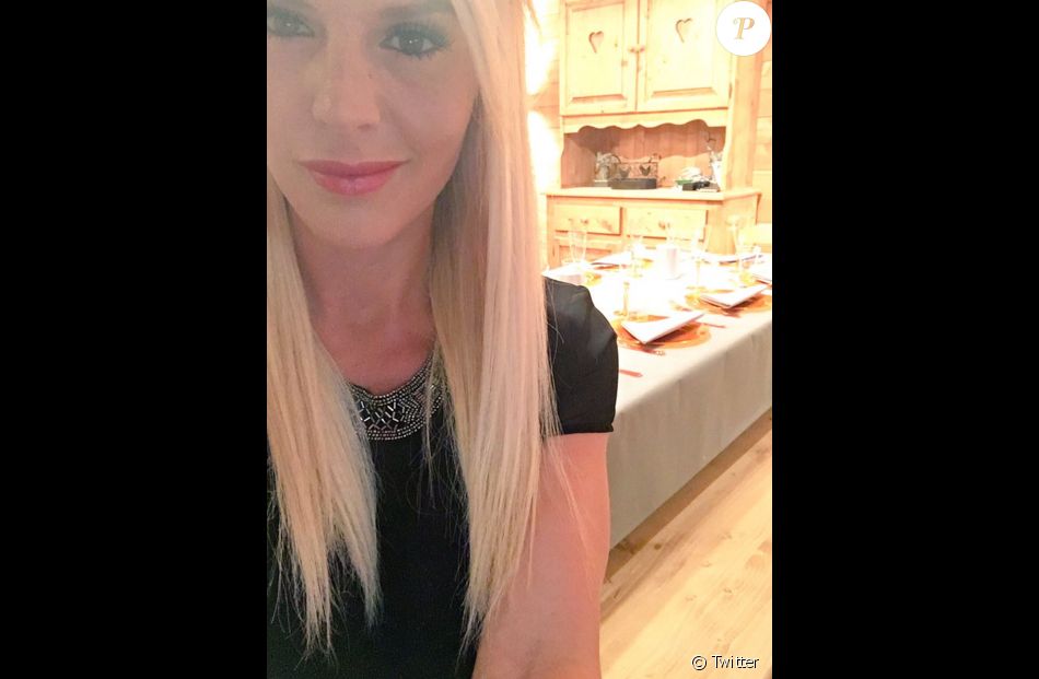 Amélie Neten Premier Selfie Pour 2016 Purepeople
