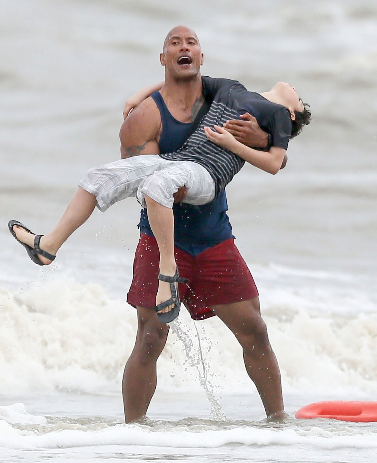 Photo : Dwayne Johnson - Les acteurs sur le tournage de 'Baywatch' à ...
