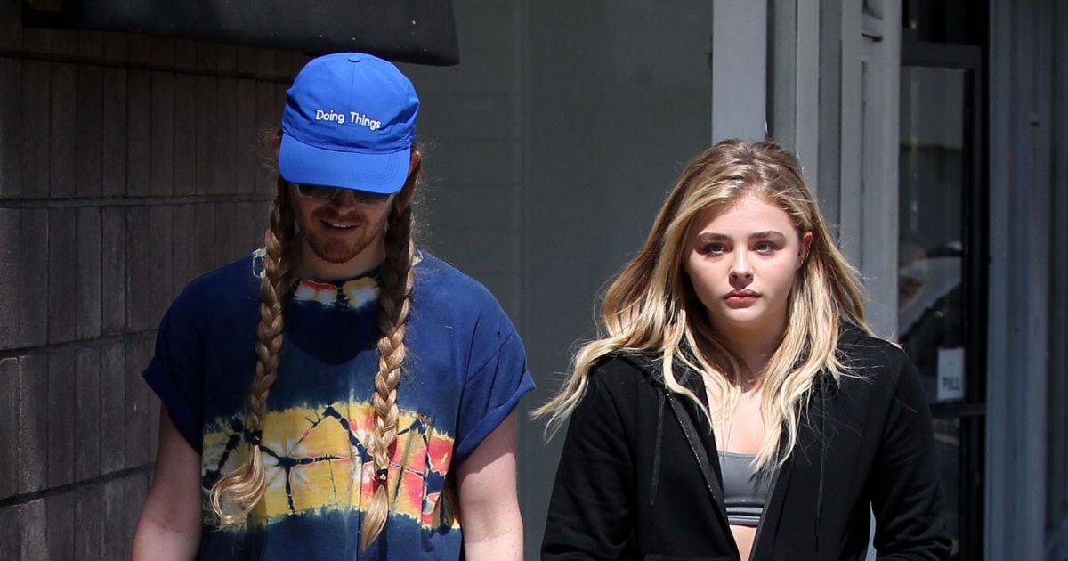 Chloë Grace Moretz et son coiffeur Gregory Russell en tenue ...