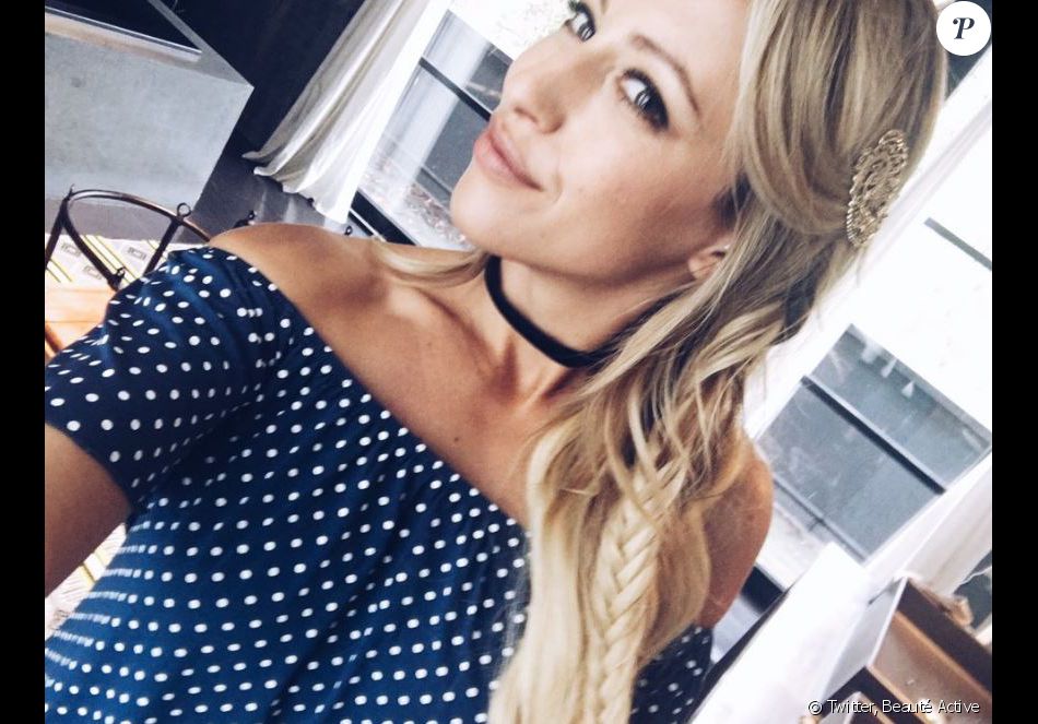 Caroline (Beauté Active) prend la pose sur Twitter - Purepeople