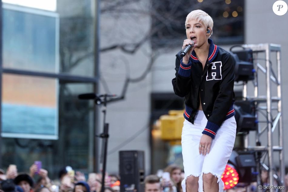 La chanteuse Halsey lors de l'émission Today au Rockefeller Center à ...