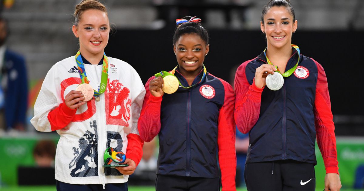 Alexandra Raisman, Simone Biles et Amy Tinkler, cérémonie de remise des ...