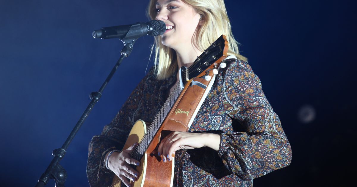 Louane Emera en concert au festival Solidays le 26 juin 2016. © Lise ...