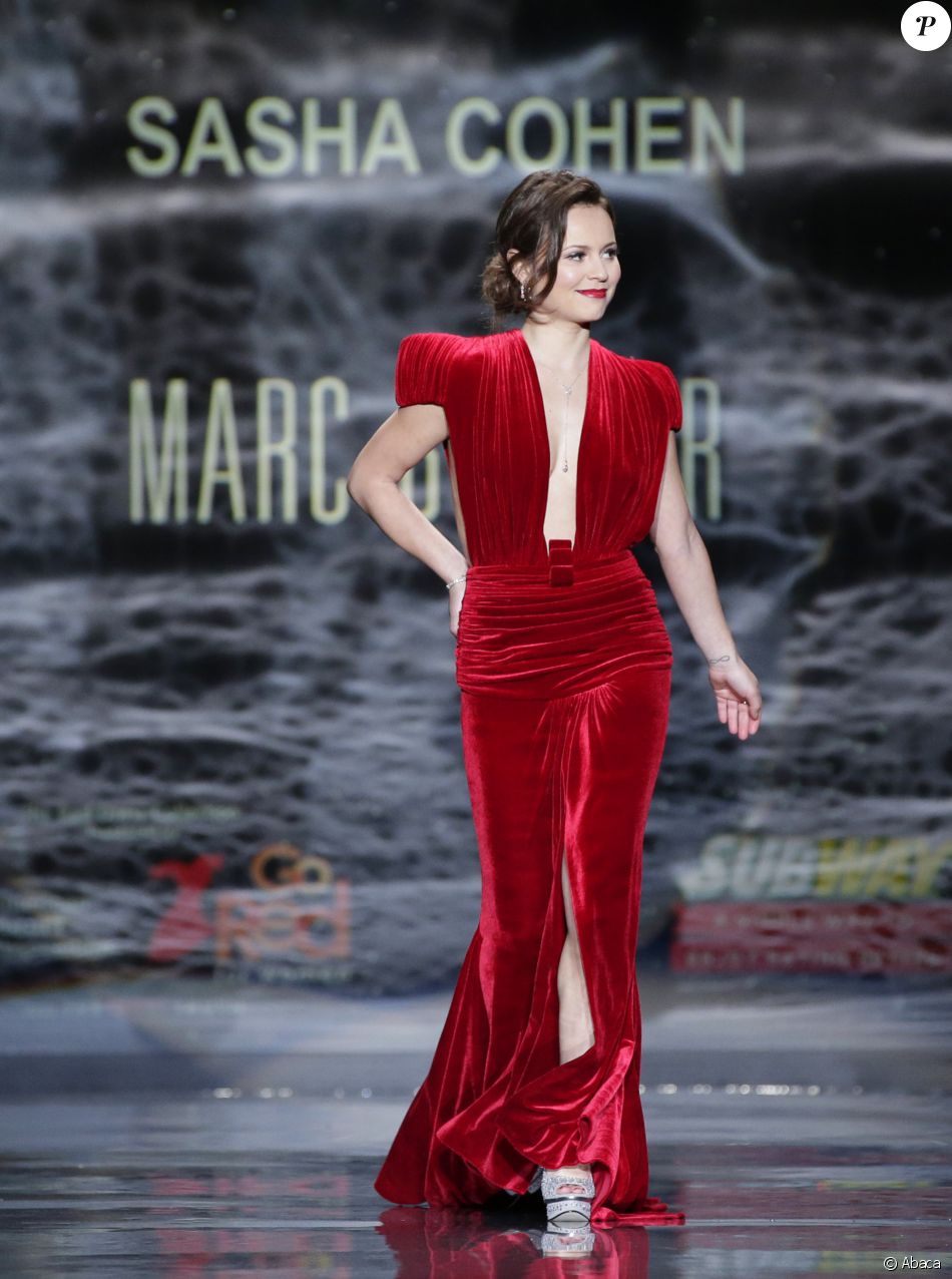 Sasha Cohen défile pour The Heart Truth Red Dress Collection, le 6 ...