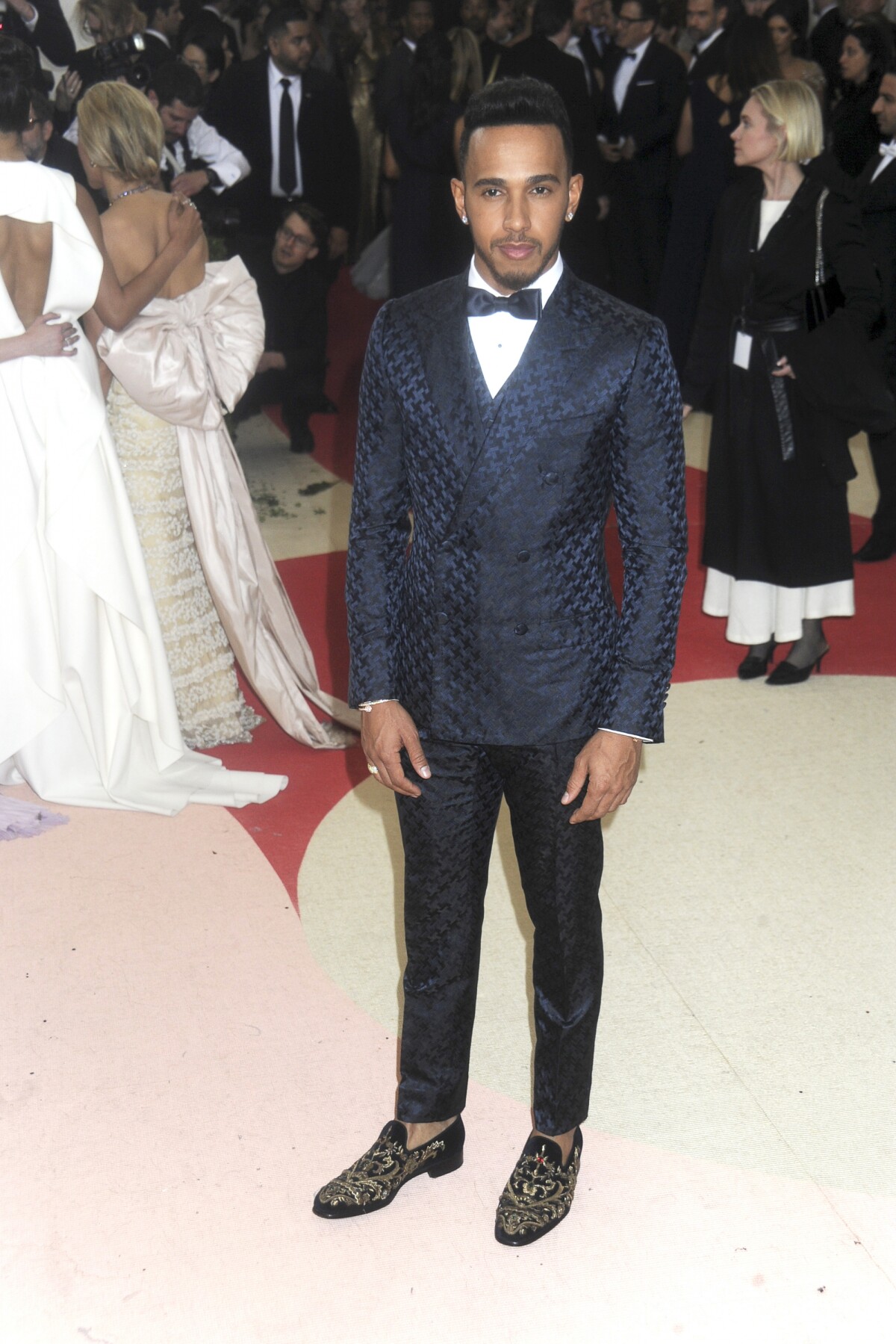 Photo : Lewis Hamilton à la Soirée Costume Institute Benefit Gala 2016 ...