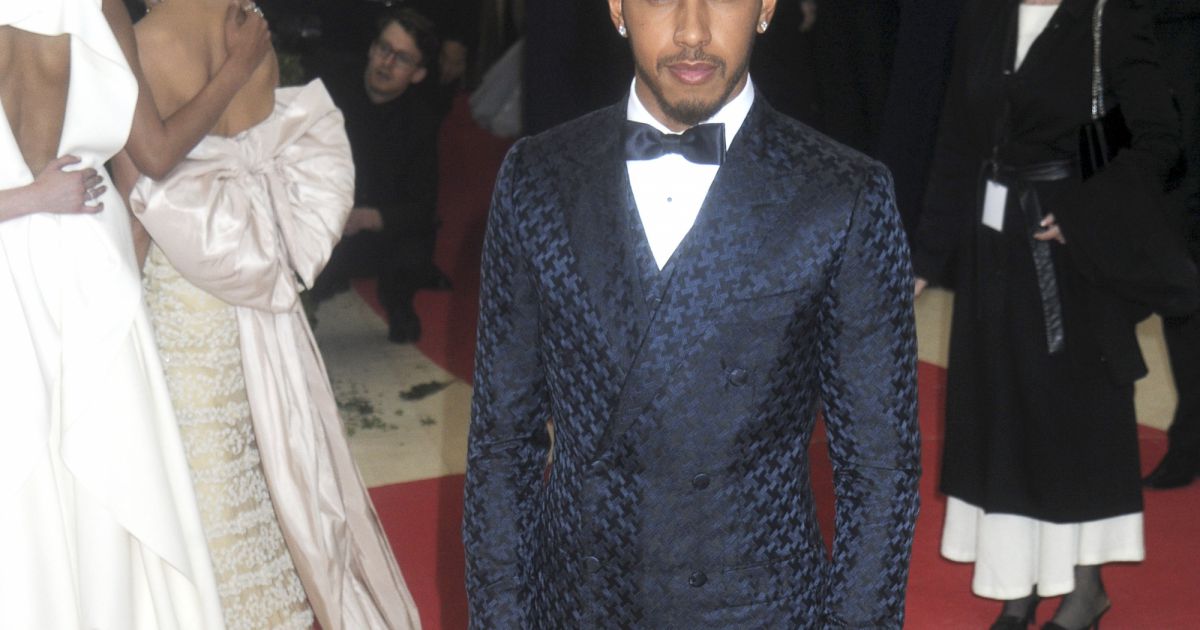 Lewis Hamilton à la Soirée Costume Institute Benefit Gala 2016 (Met ...