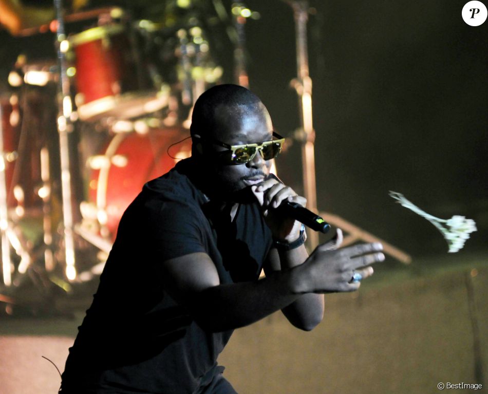 Maître Gims en concert lors du Festival International de Carthage, le ...