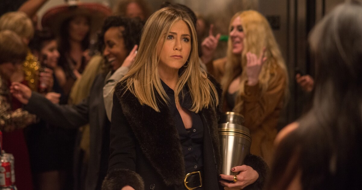 Joyeux Bordel : C'est le chaos ultime pour Jennifer Aniston et Olivia Munn - Purepeople