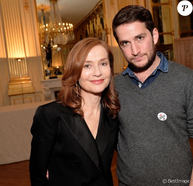 Isabelle Huppert honorée devant son fils Lorenzo, un cinéphile fier ...
