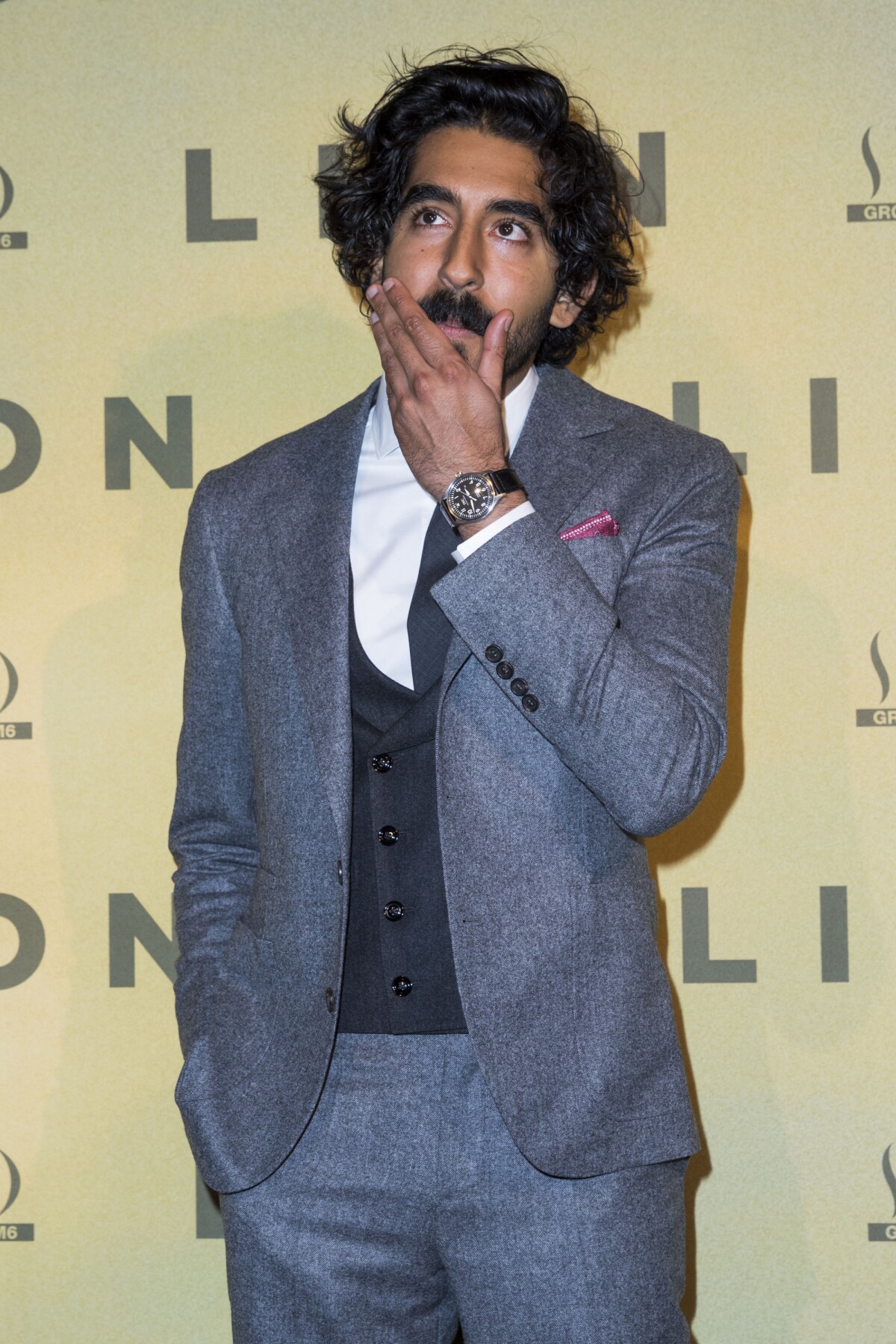 Photo : Dev Patel lors de l'avant-première du film "Lion" au cinéma ...