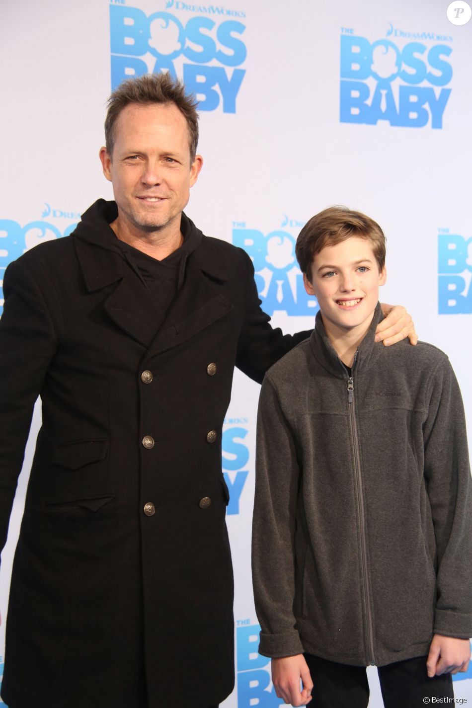 Dean Winters et son neveu à la première de ''Boss Baby'' à AMC Loew's ...