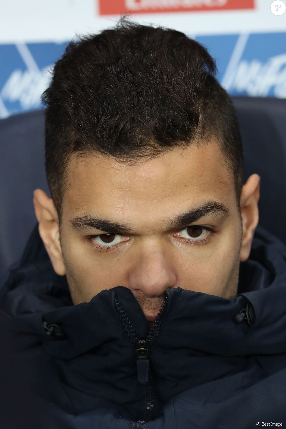 Hatem Ben Arfa sur le banc des remplaçants lors du match de Ligue 1 ...