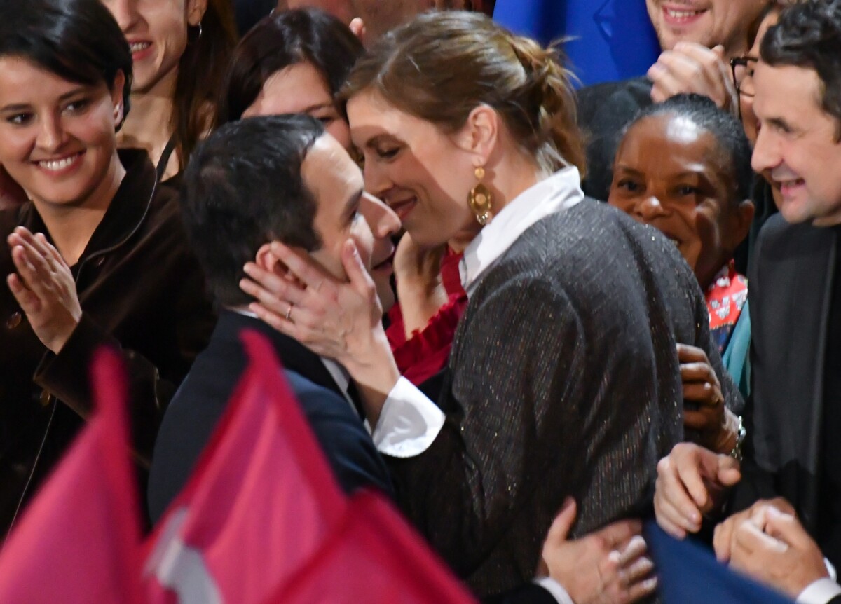 Photo : Gabrielle Guallar, la compagne de Benoit Hamon, assiste au ...