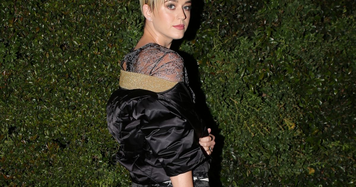 Katy Perry assiste au dîner de lancement de la collection de sac ...
