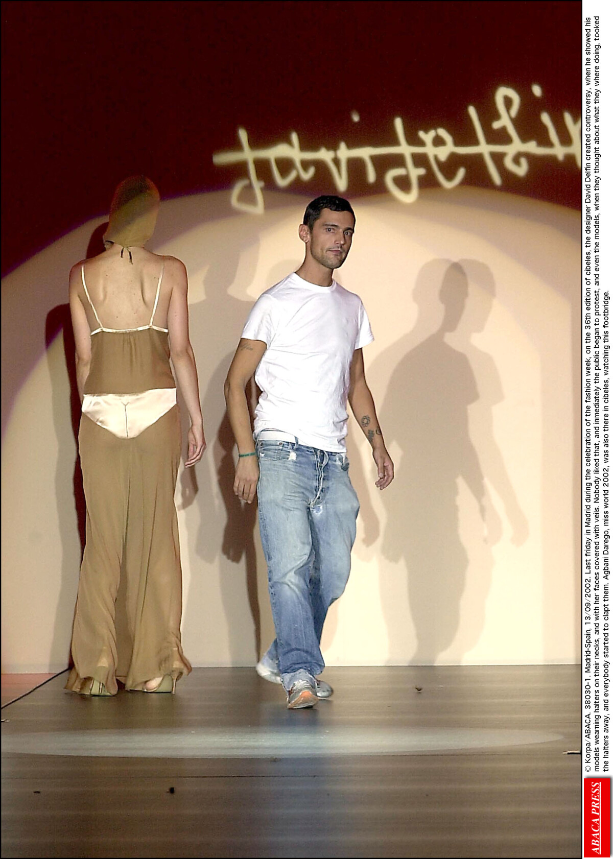 Photo : Le créateur David Delfín à Madrid, en septembre 2002. - Ode ...