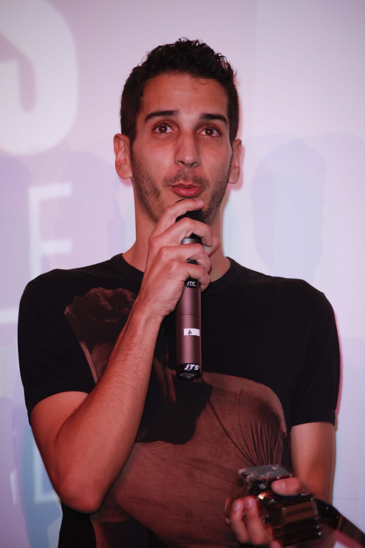 Photo : Kevin Elarbi - Ouverture du 6ème Festival Les Héros de la Télé ...