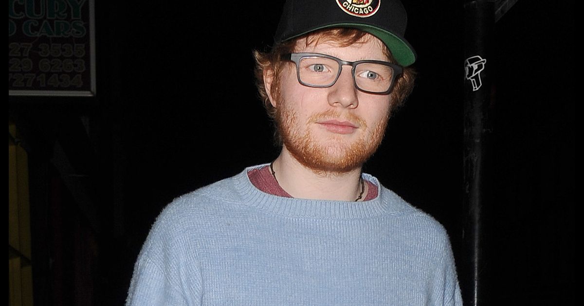 Ed Sheeran à la sortie du restaurant caribéen Rum Kitchen à Londres, le ...