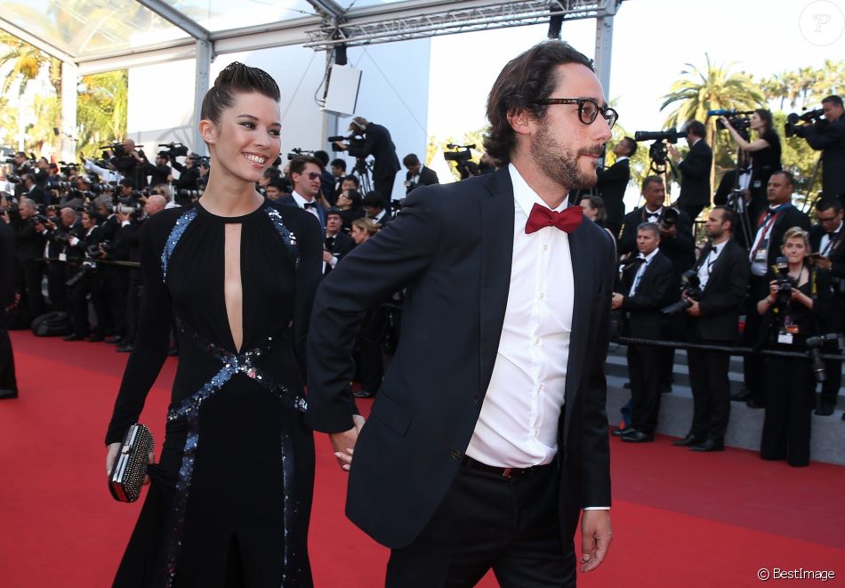 Thomas Hollande et sa compagne Emilie Broussouloux - Montée des marches ...