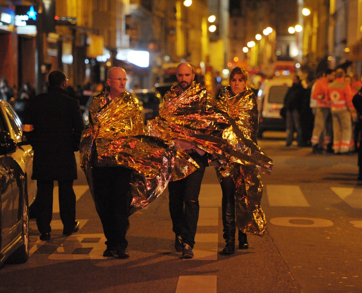 Photo : Paris Terror attacks at the Bataclan Cafe in Paris, where more ...