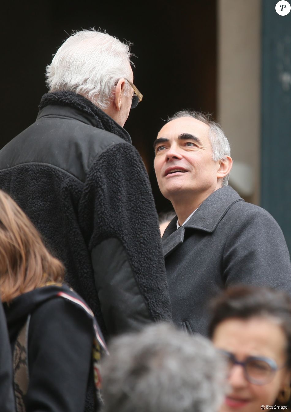 Thomas Chabrol - Sorties des obsèques de Stéphane Audran en l'église ...