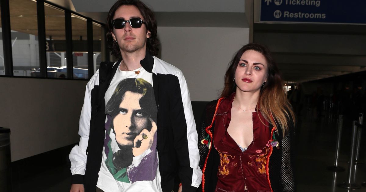 Frances Bean Cobain et son nouveau compagnon Matthew Cook arrivent à l ...