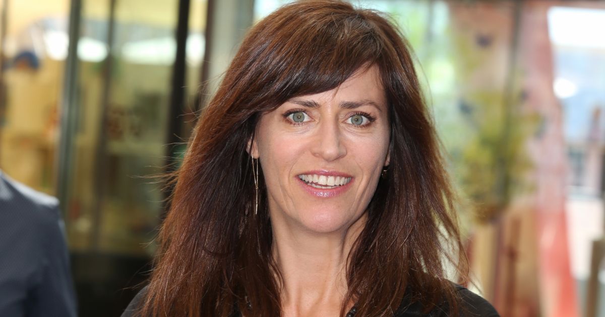 Anne Caillon lors du photocall de la série Demain nous appartient lors ...